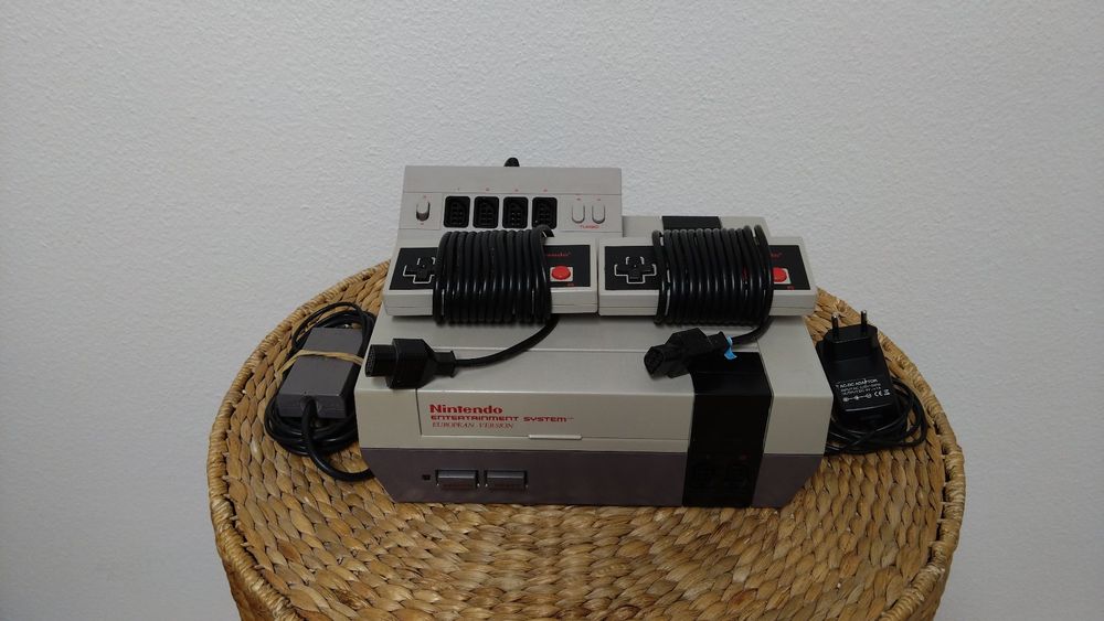 Nintendo NES Sammlung mit 12 Games, 2 Controller, Four-Score | Kaufen ...