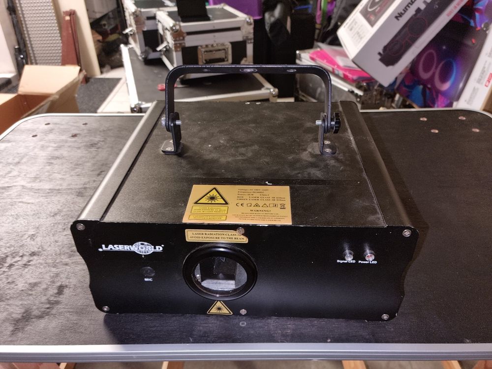 2x Laserworld RGY 500mW + flightcase (Gebraucht) in Les Breuleux für ...