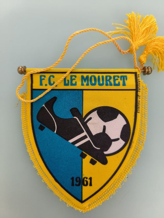 fanion FC le Mouret (D'occasion) à Lignières pour CHF 1 – avec ...