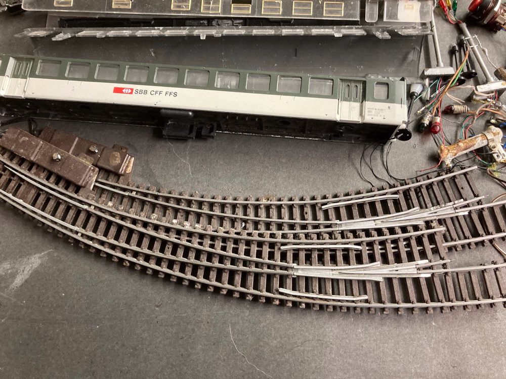 Kleinbahn Schienen,Weichen,Trafo,Material,Gebäude(mit Licht) (Gebraucht ...