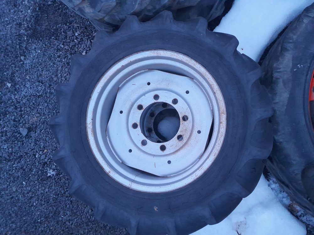 Traktor Rad 320/70R24 (Gebraucht) in Menzingen für CHF 100 – nur ...