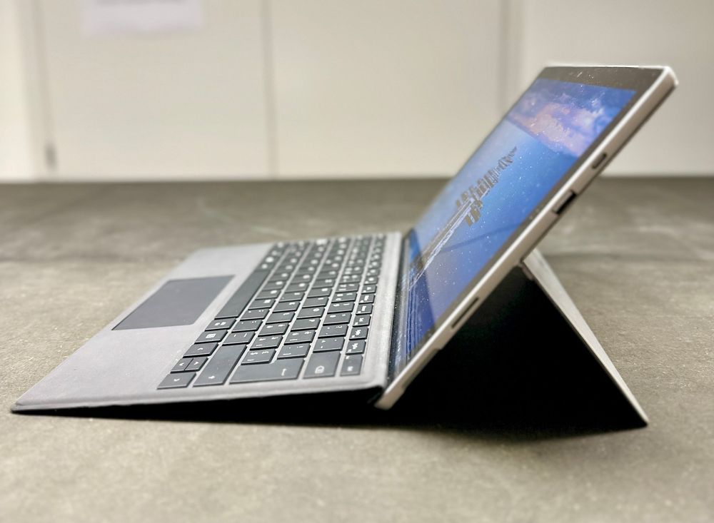 Microsoft Surface Pro 7 mit Windows 11 (Gebraucht) in Lyss für CHF 140 – mit Lieferung auf ...