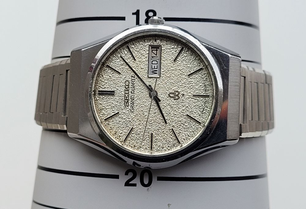 SEIKO GRAND QUARTZ 4843-8100 APRIL 1977 DIAMOND DUST DIAL (Gebraucht ...