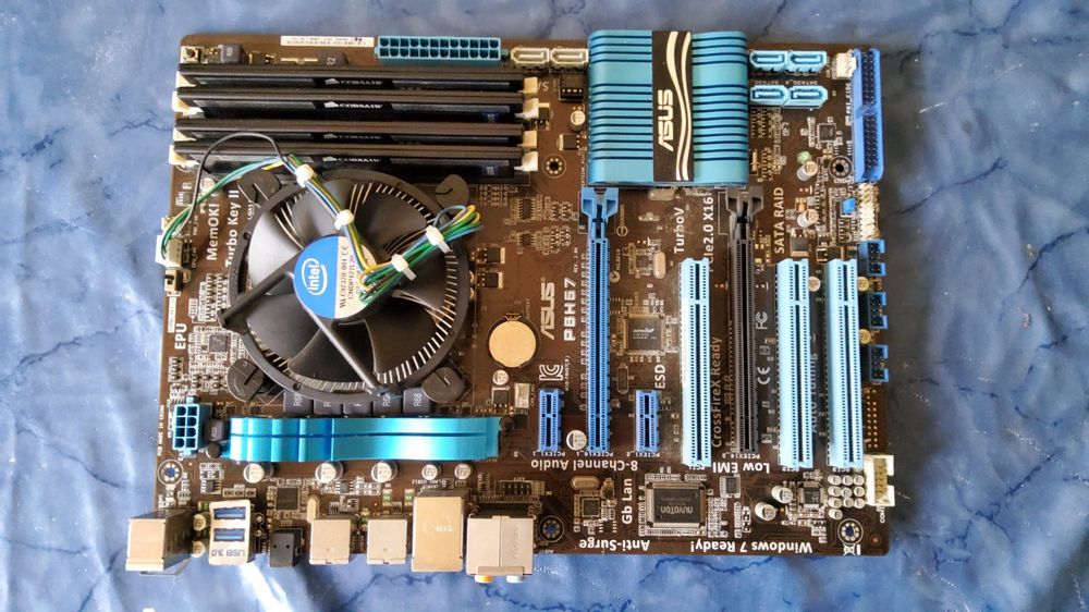 Asus P8 H67 mit B3 Revision Mainboard mit CPU,Lüfter und RAM | Kaufen auf Ricardo