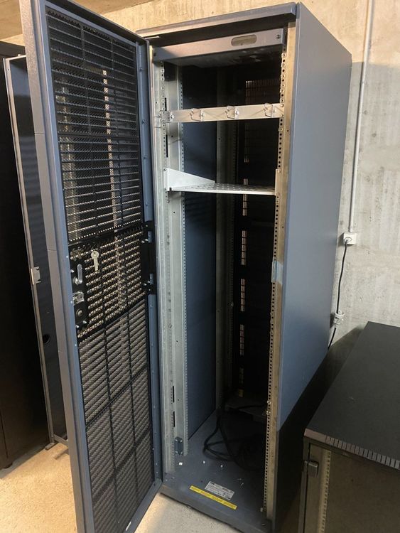 Server Rack | Kaufen auf Ricardo