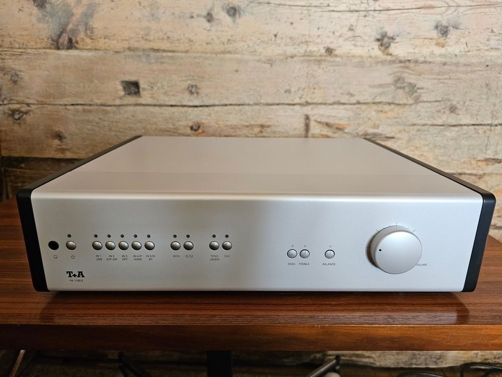 T+A PA 1100 E Vollverstärker mit DAC silber - NEU! | Kaufen auf Ricardo