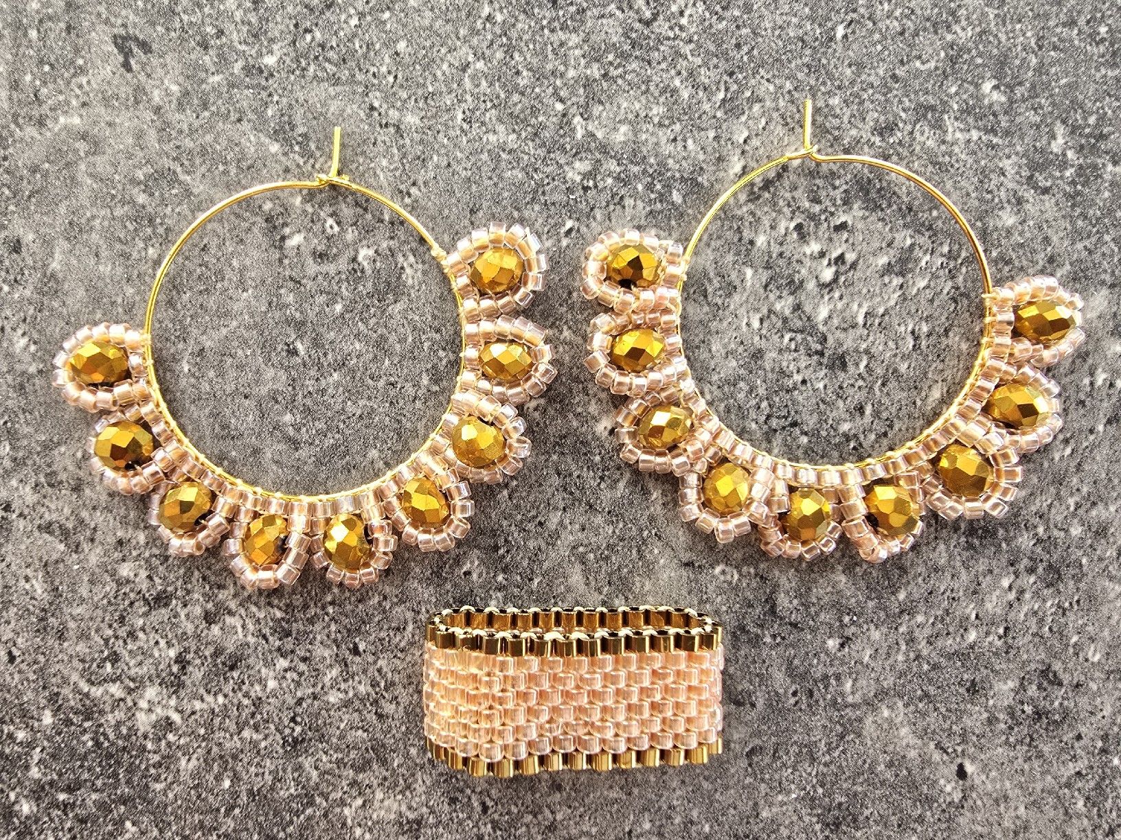 💍 Bague dorée & rose poudré fait main en perles Miyuki (Neuf avec ...