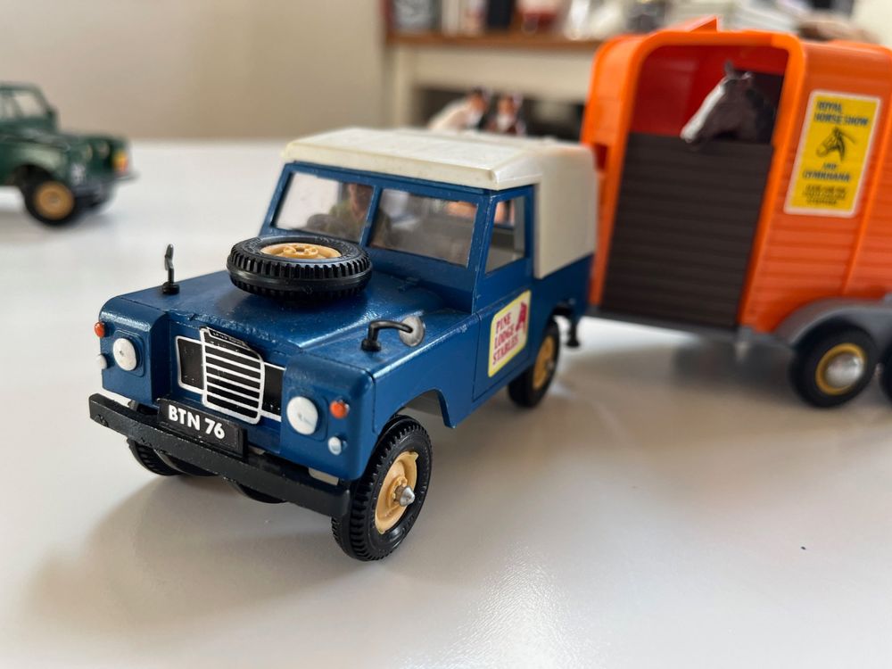 BRITAINS nr 9593 Blue Land Rover & Horse Box Gift Set 1979 | Kaufen auf ...