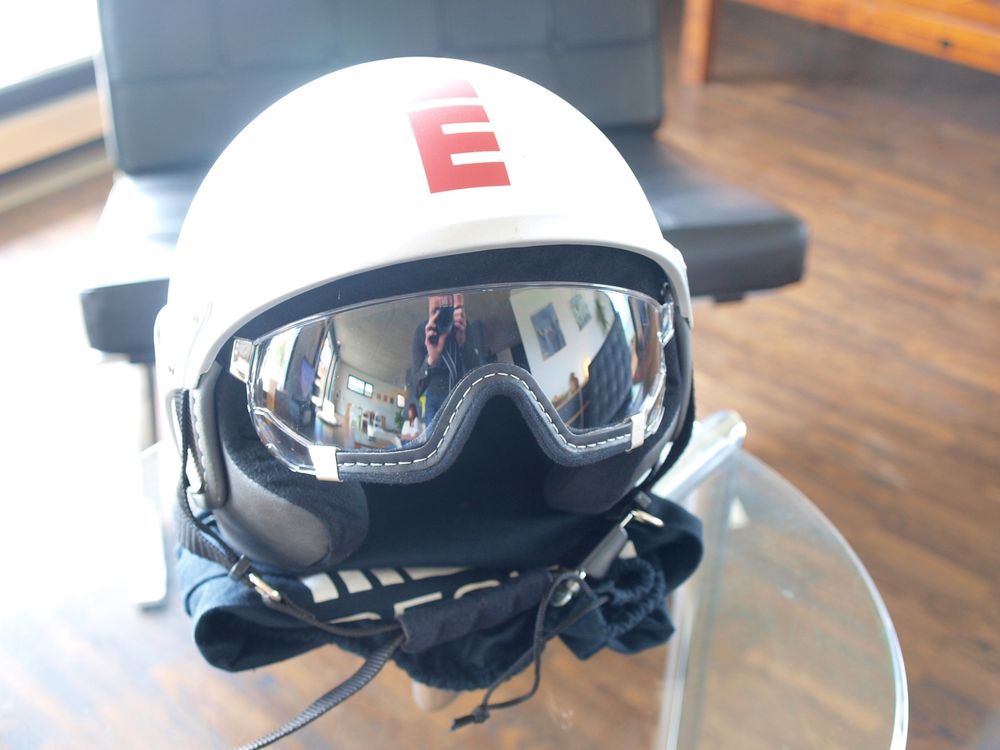 Mini MOMO Helm (M) 57cm, cream | Kaufen auf Ricardo