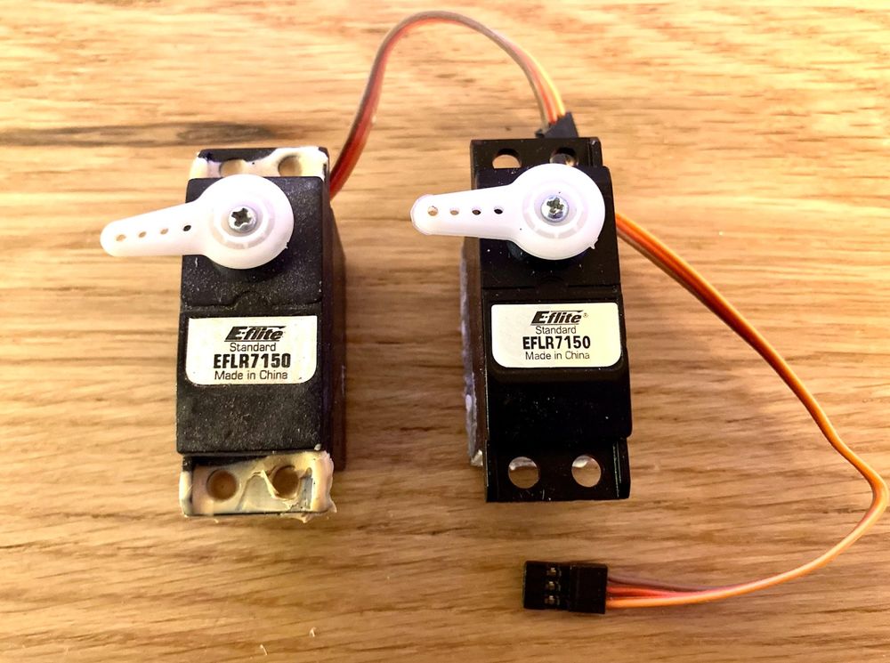 2x Servo 37g Eflite - EFLR7150 | Kaufen auf Ricardo