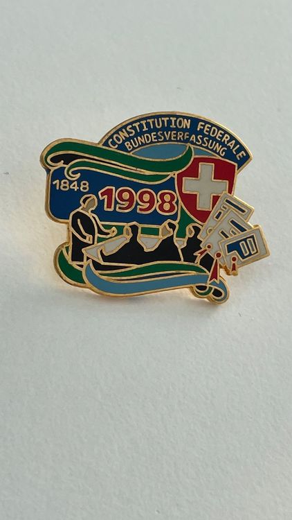 Schweizer Bundesverfassung Pin * | Kaufen auf Ricardo