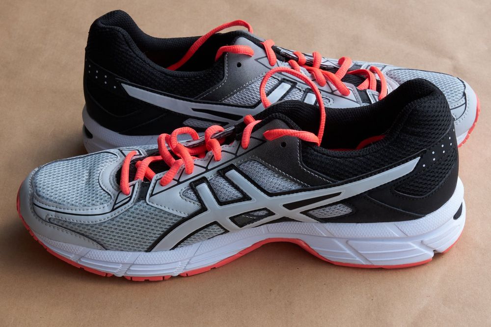 Sportschuhe Asics Gel-Rapid4 Grösse 44 | Kaufen auf Ricardo