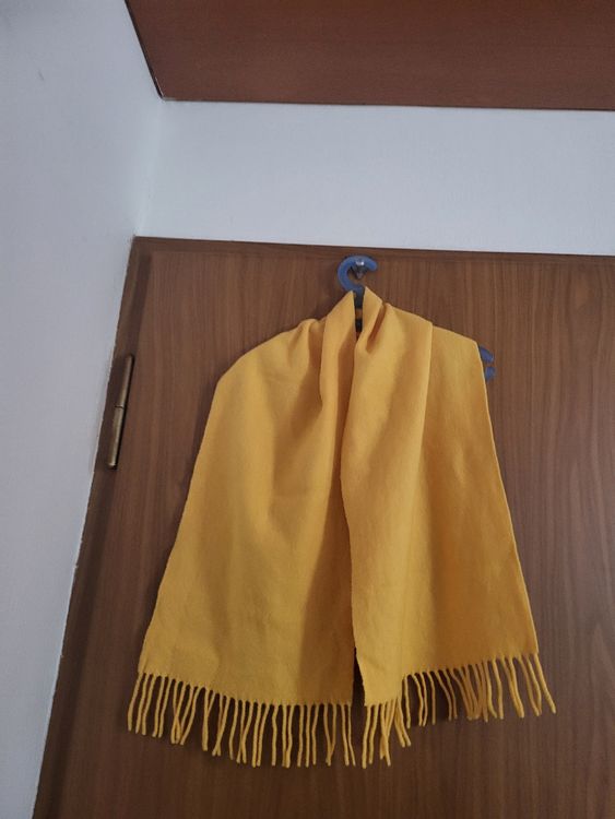 Écharpe chaude en laine d'agneau 100% - Jaune soleil (D'occasion) à ...