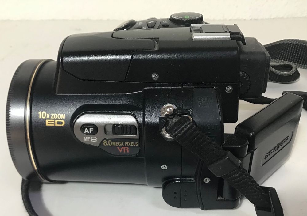 Nikon E8800 Fotoapparat mit Ladegerät | Kaufen auf Ricardo