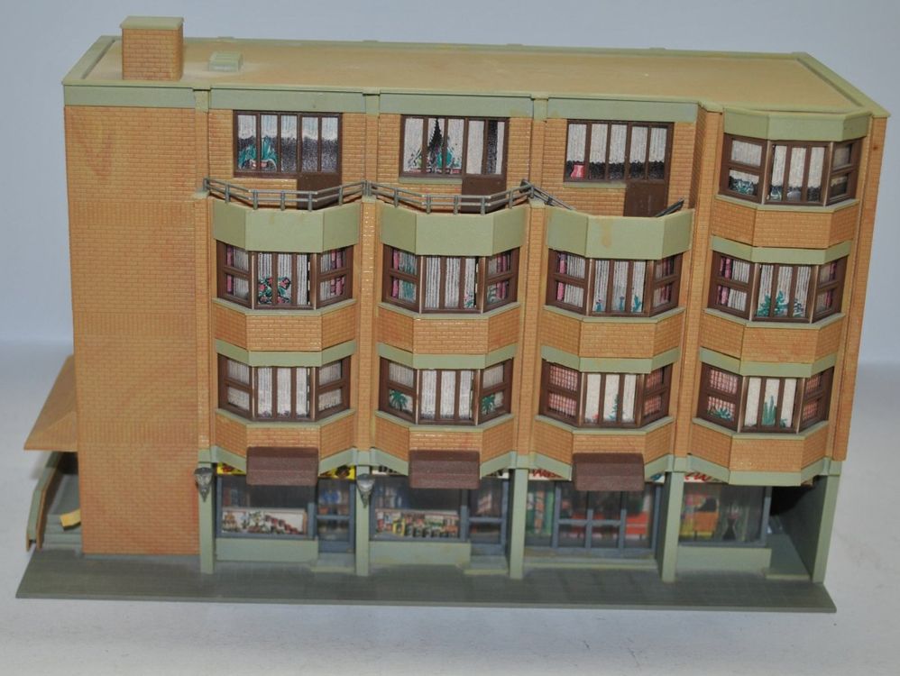 Kibri Hochhaus mit Ladenpassage (JGW151) (Gebraucht) in Aarwangen für ...