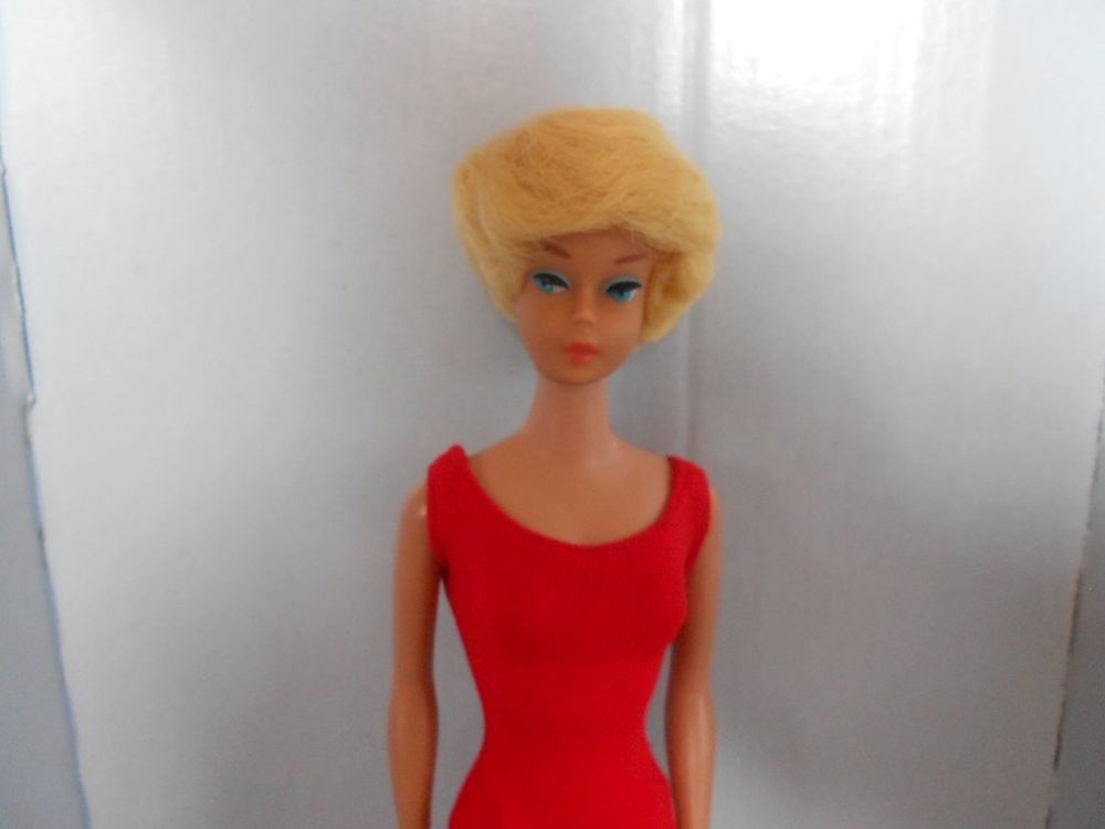 POUPEE BARBIE ANNEE 60 (D'occasion) à Bex pour CHF 102 – avec livraison | Acheter sur Ricardo