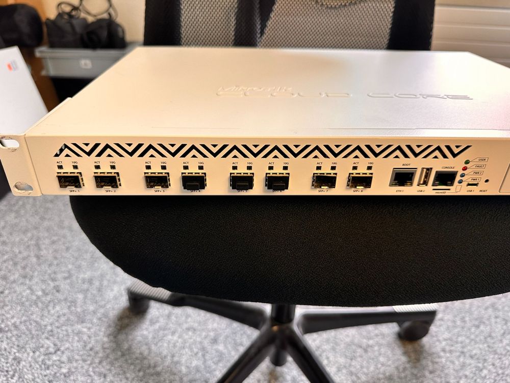 Mikrotik Cloud Core Router CCR1072-1G-8S+ (Neu (gemäss Beschreibung ...
