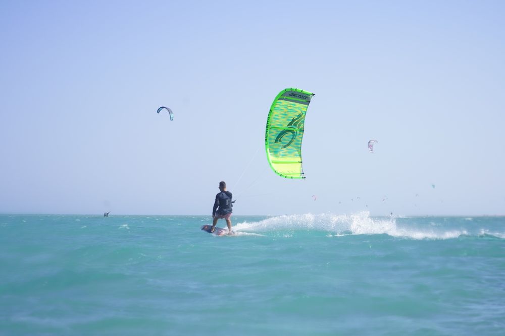 3x Kites 2x Brett 2x Bar und viel Zubehör | Kaufen auf Ricardo