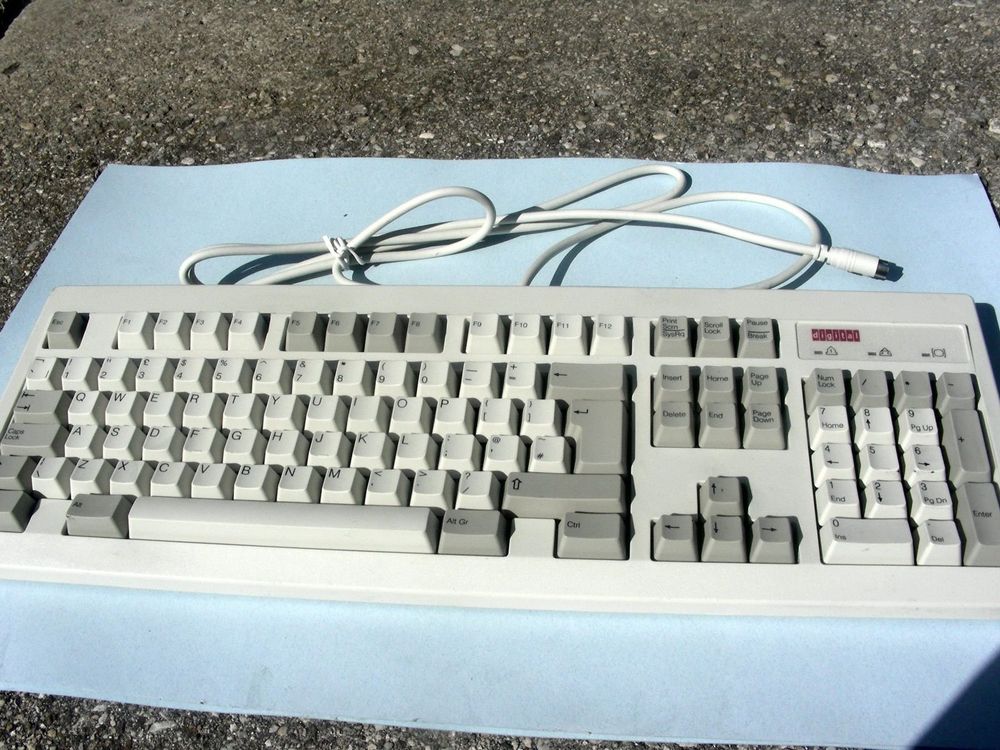 Vintage Keyboard English Digital RT-102 (Gebraucht) in Cormondrèche für ...