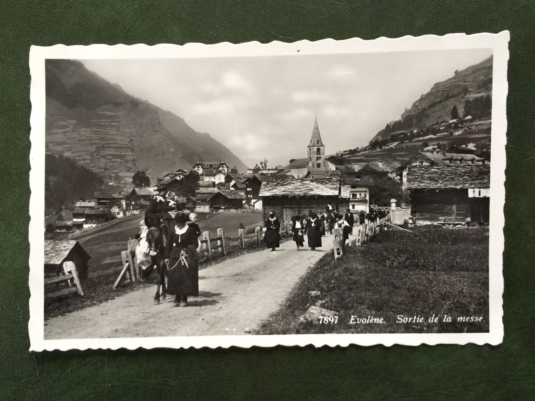Evolène Sortie La messe AK Wallis Strassen belebt Menschen (Gebraucht ...