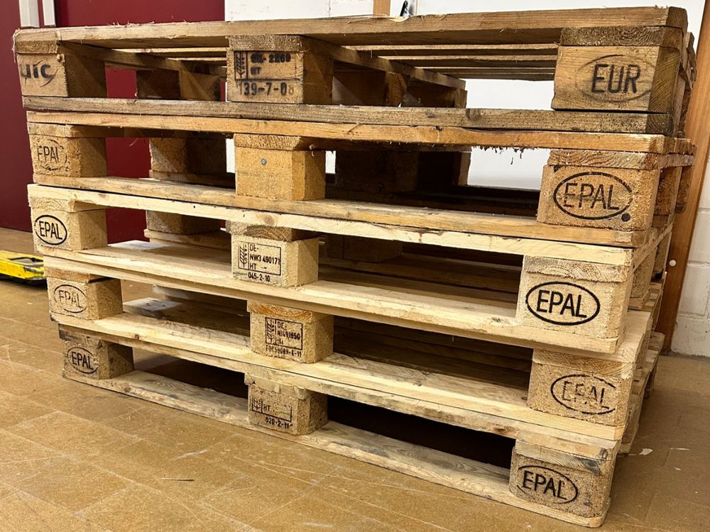 Europaletten / Holzpaletten (Gebraucht) in Bronschhofen für CHF 30 – nur Abholung auf Ricardo kaufen