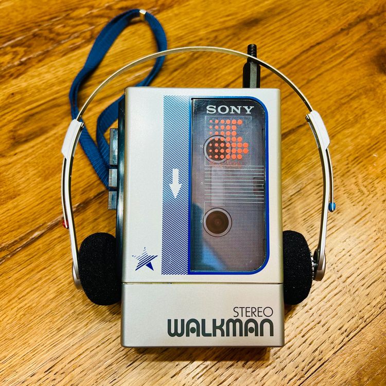 Sony Walkman WM-8 Stranger Things (sehr schön) (Defekt) in Vorderthal ...
