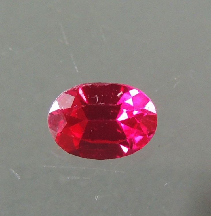 Synthetischer Rubin 6 x 4 x 3 mm (Gebraucht) in Waldenburg für CHF 3 ...