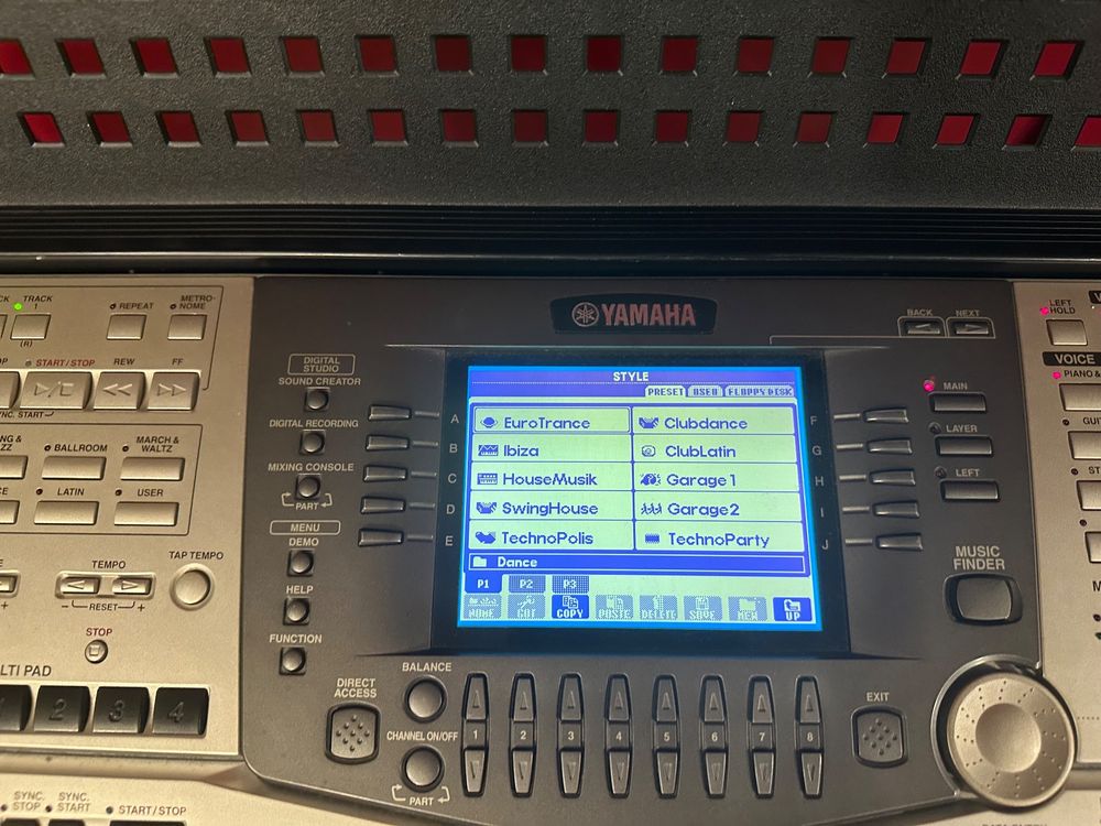 Yamaha Workstation PSR-2000 inkl Ständer und Notenständer (Gebraucht ...