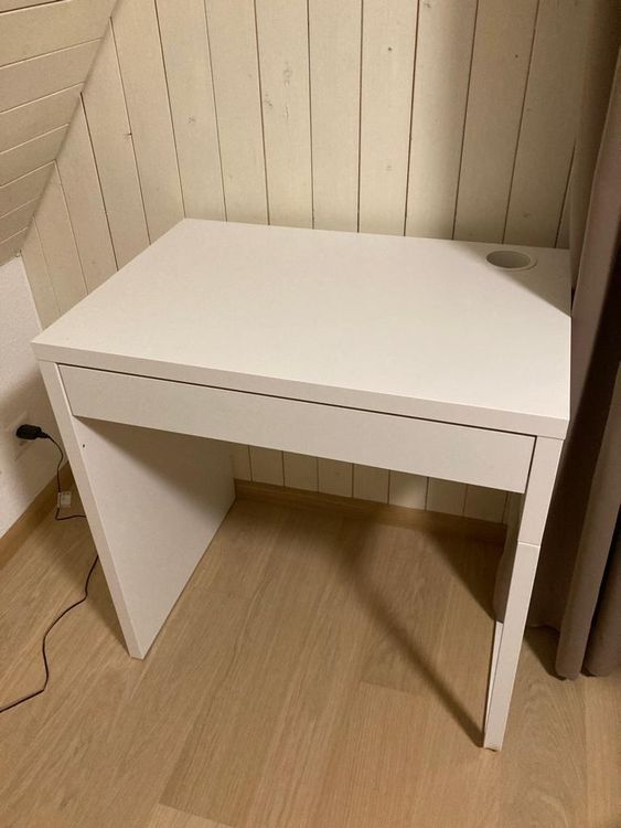 kleines Pult mit Schublade 73cmx50cm weiss (Gebraucht) in Allschwil für ...