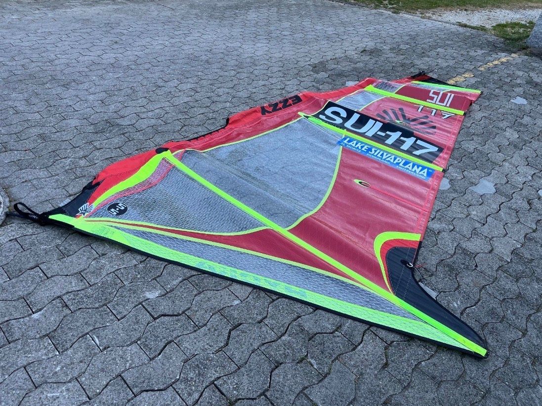 Ezzy Foilsegel Hydra pro 5,5. Leicht und robust (Gebraucht) in Sempach ...