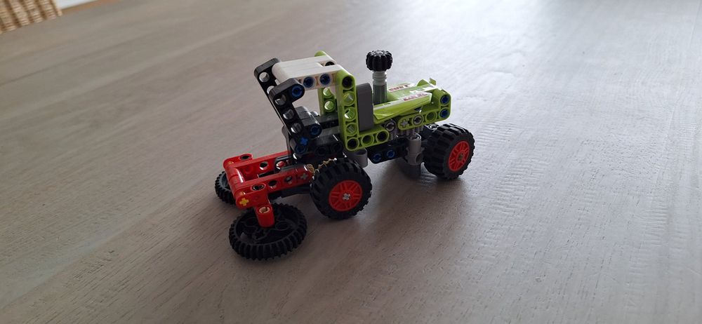 LEGO 42102 Technic Mini CLAAS XERION, Mähdräscher | Kaufen auf Ricardo