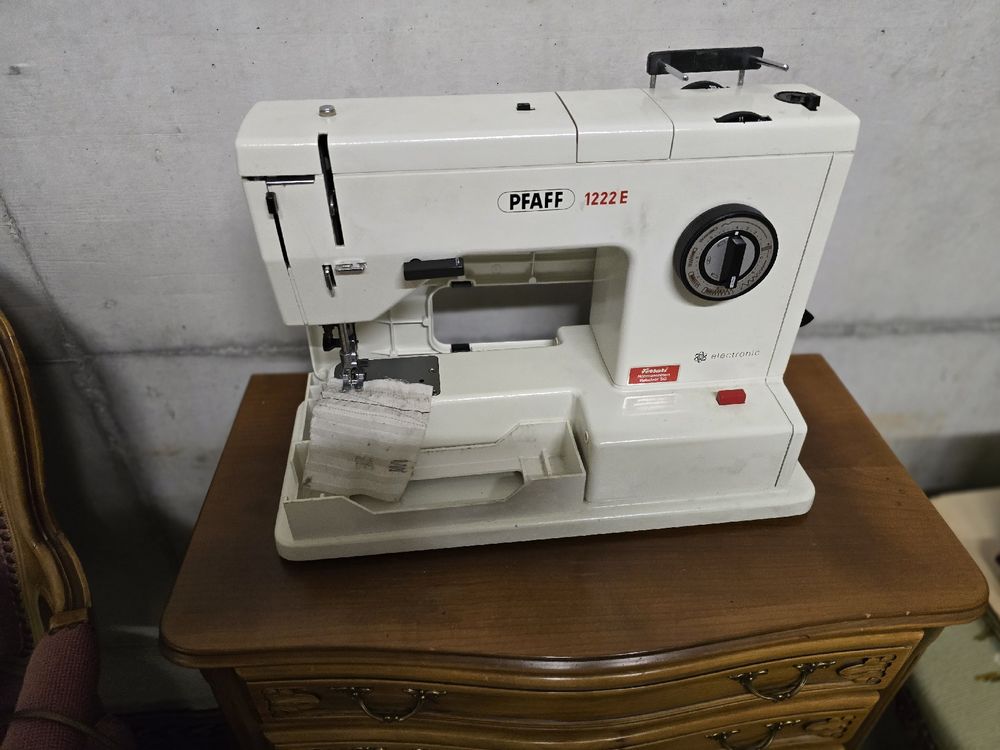 Nähmaschine Pfaff 1222E (Gebraucht) in Thal für CHF 61 – mit Lieferung ...