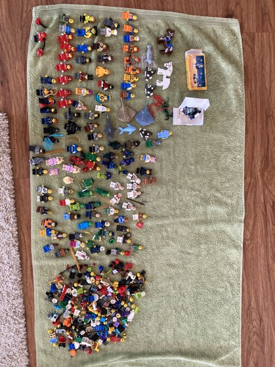 über 10kg Lego inkl. 100+ Minifiguren (Gebraucht) in Doppleschwand für ...