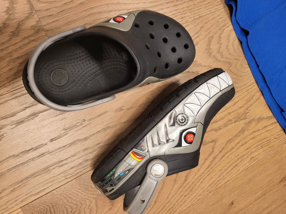 Coole Crocs für Jungs Gr. 25/26 (Gebraucht) in Volketswil für CHF 1 ...