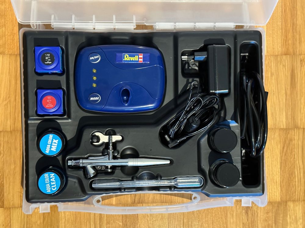 Revell Airbrush Basic Set mit Kompressor (39199) offen / neu (Neu ...