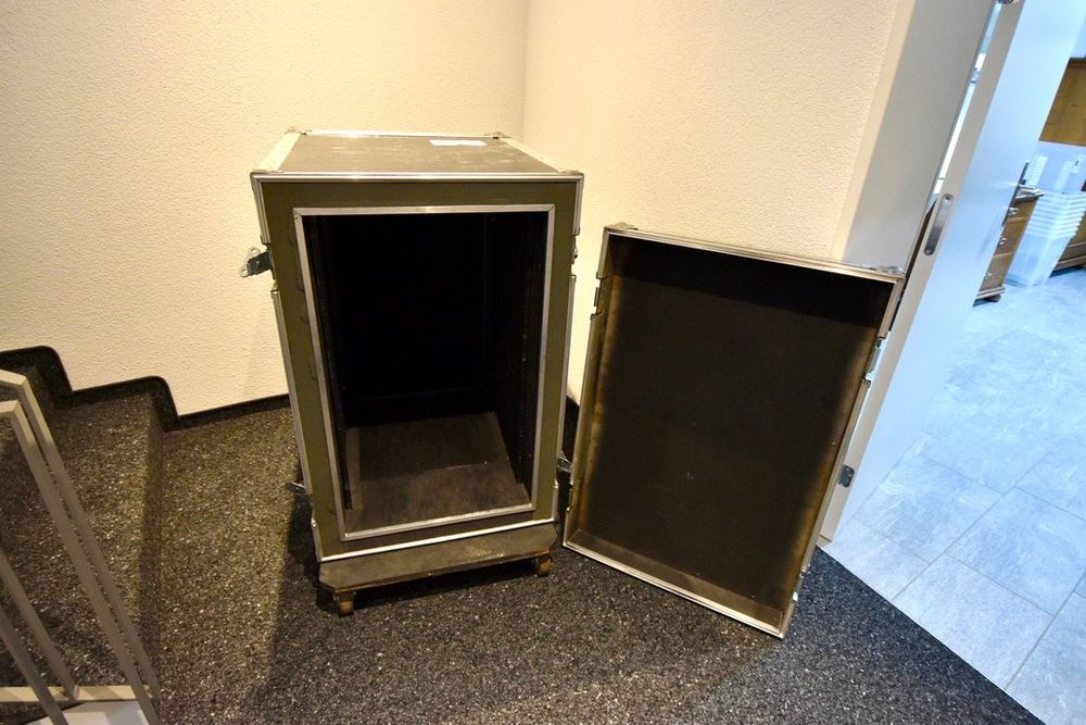 Transportkiste-Werkzeugschrank-Rollschrank-Stehbar auf Rolle (Gebraucht ...