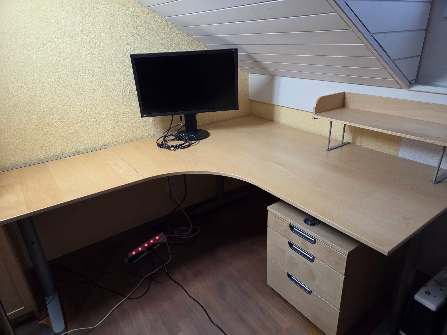 Schone Ikea Schreibtisch Dachschrage Ebenbild