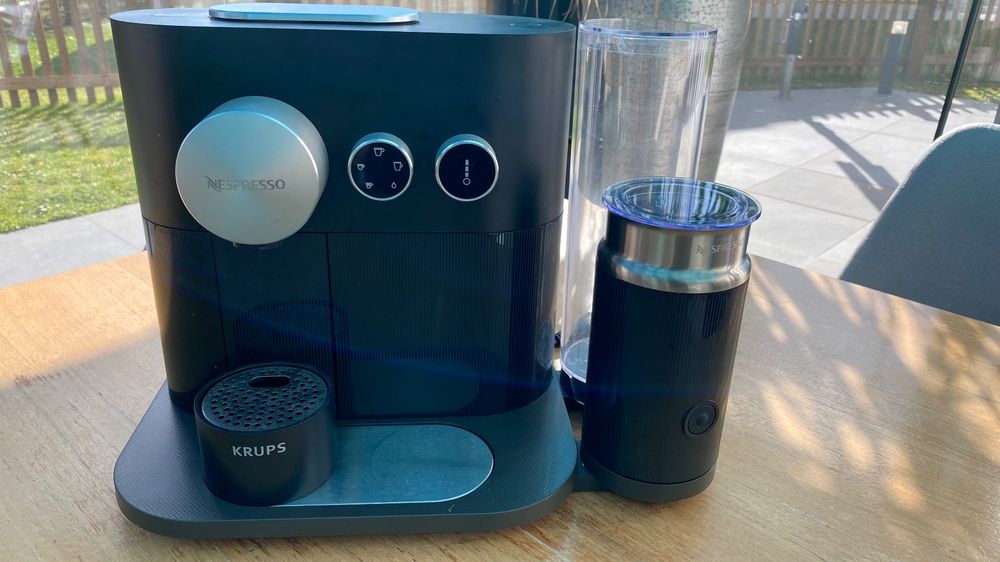 Nespresso Expert & Milk (Gebraucht) in Weisslingen für CHF 2 – nur ...