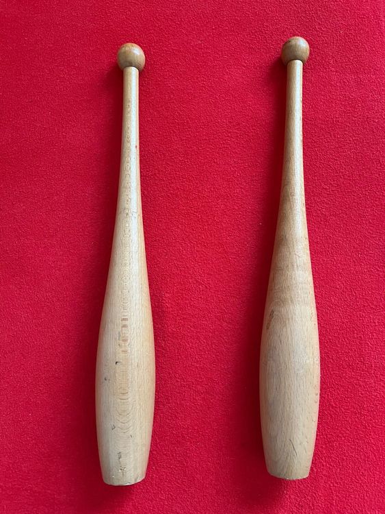 2 Turnkegel aus Holz aus den 70er Jahren (Gebraucht) in Liestal für CHF 2 – mit Lieferung auf ...