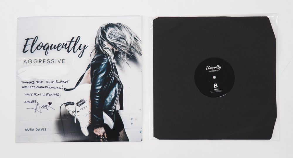 AURA DAVIS Eloquently Aggressive Vinyl-Platte (25011540) (Neu (gemäss ...