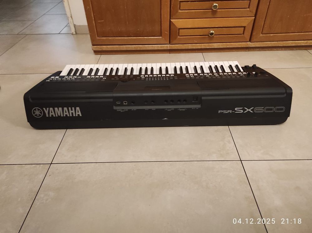 Yamaha PSR SX600 (Gebraucht) in Zürich für CHF 490 – nur Abholung auf ...