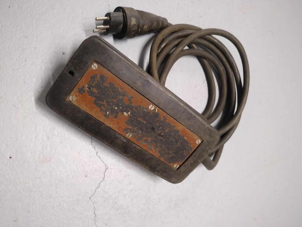 Steckerleiste, 3 X TYP 12/14 G) 220 VOLT 10 AMP (Gebraucht) in für CHF ...