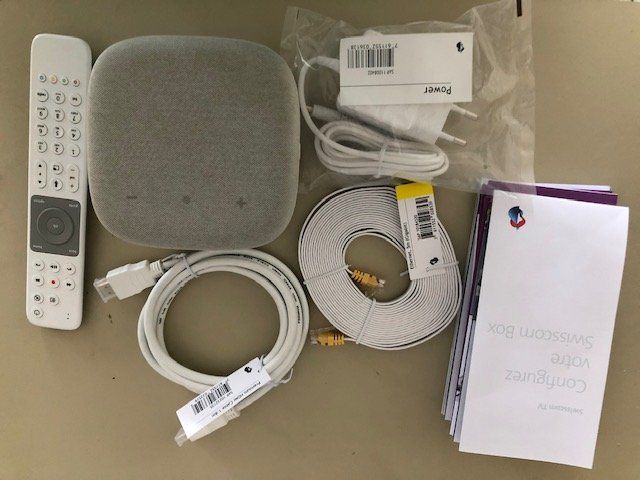 Swisscom box TV commande vocale UHD/HDR neuve (Neu (gemäss Beschreibung ...