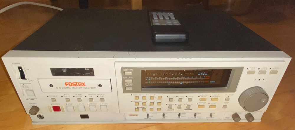 Fostex D-10 Digital Master Recorder DAT (Defekt) in Unterengstringen für CHF 89 – nur Abholung ...