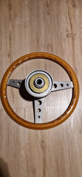 Momo Lenkrad Alfa Romeo Spider ab bj. 90 (Gebraucht) in Enggistein für CHF 350 – mit Lieferung ...