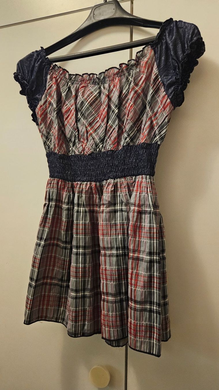 Top canotta arricciata tg. M/L (Usato) a Melano per CHF 5 – con ...