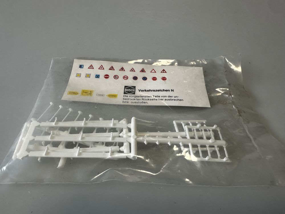 Busch- N Verkehrszeichen (Neu und originalverpackt) in Abtwil SG für CHF 6.5 – mit Lieferung auf ...