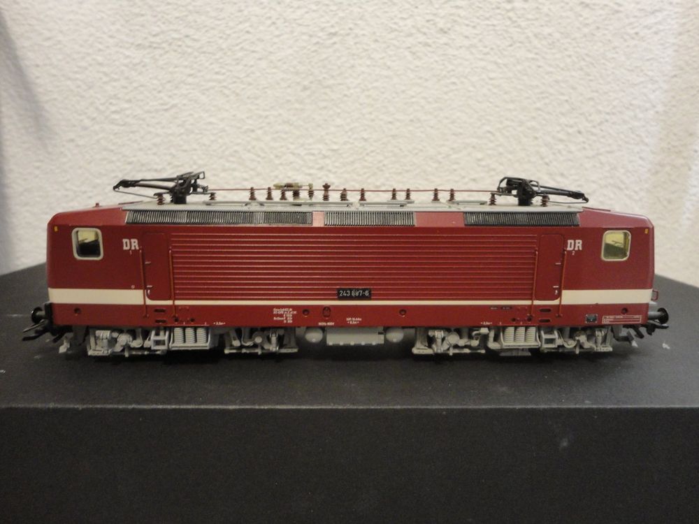 Märklin E-Lok BR 243 DR H0 (Gebraucht) in Berikon für CHF 50 – mit ...