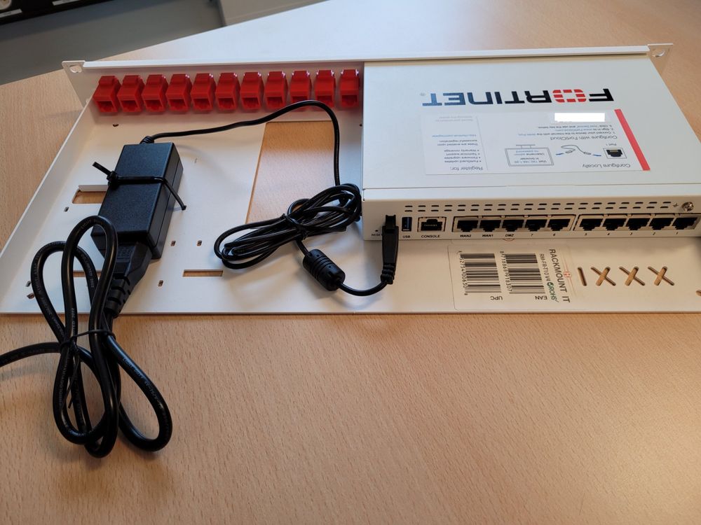 Firewall Fortinet Fortigate 60E + Rackmount 19'' | Kaufen auf Ricardo