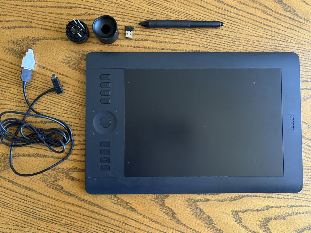 Wacom Intuos Pro Medium Pen Tablet | Kaufen auf Ricardo